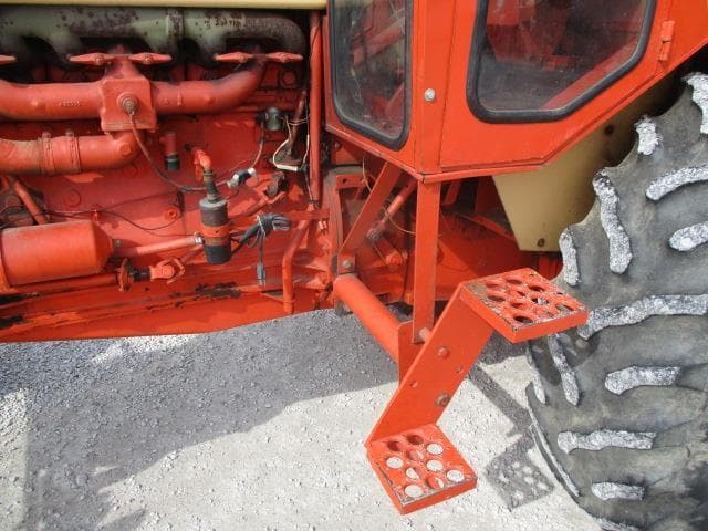 Tractor Zoom - 1966 J.I. Case 1030