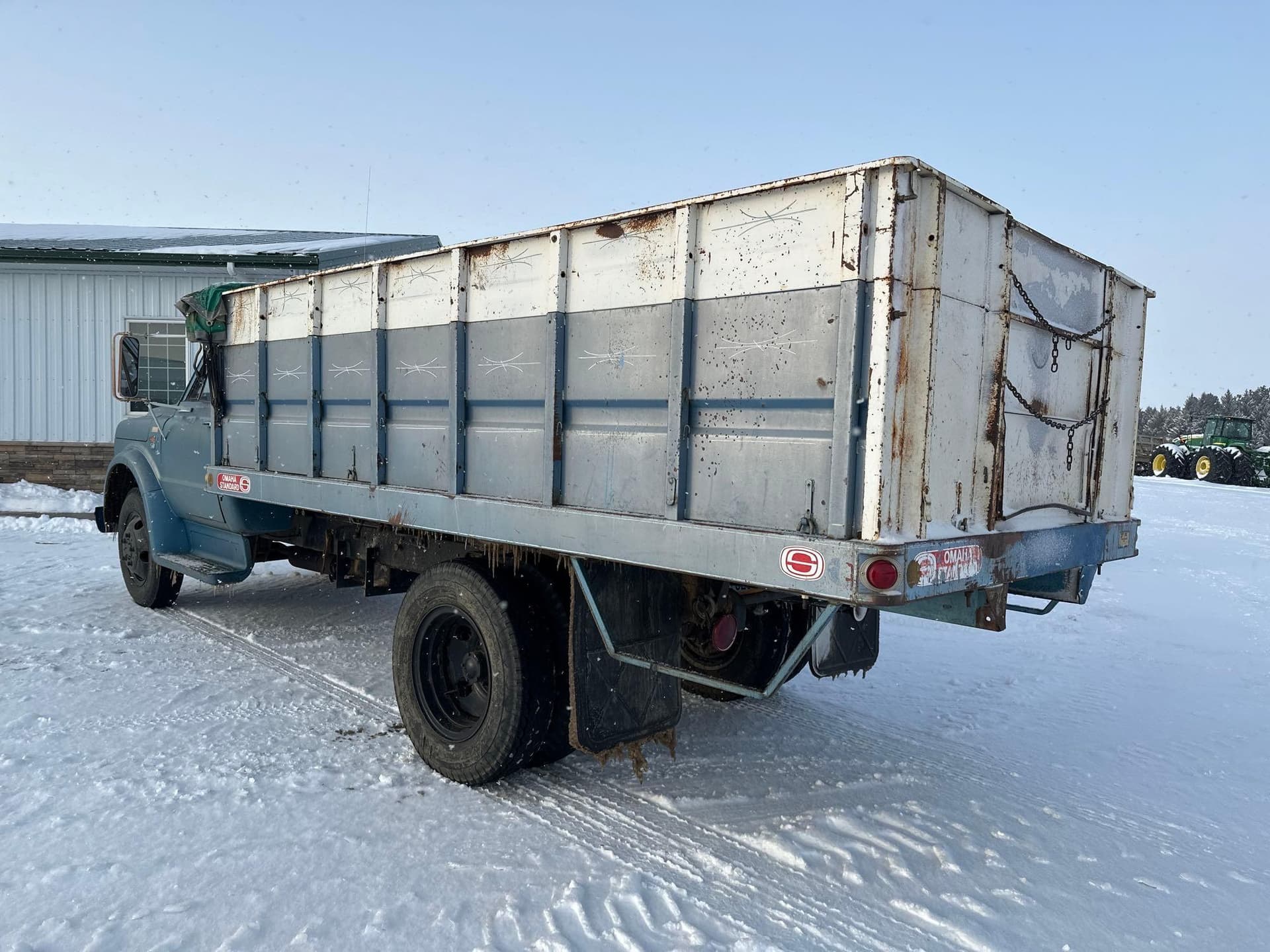 Tractor Zoom - 1967 Chevrolet C50