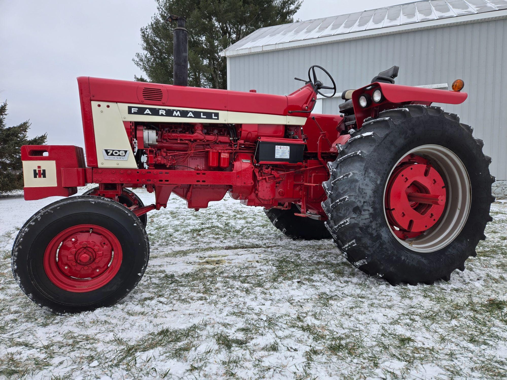 SOLD - 1967 Farmall 706 Lot No. 6360624 Tractors with 90 HP | Tractor Zoom