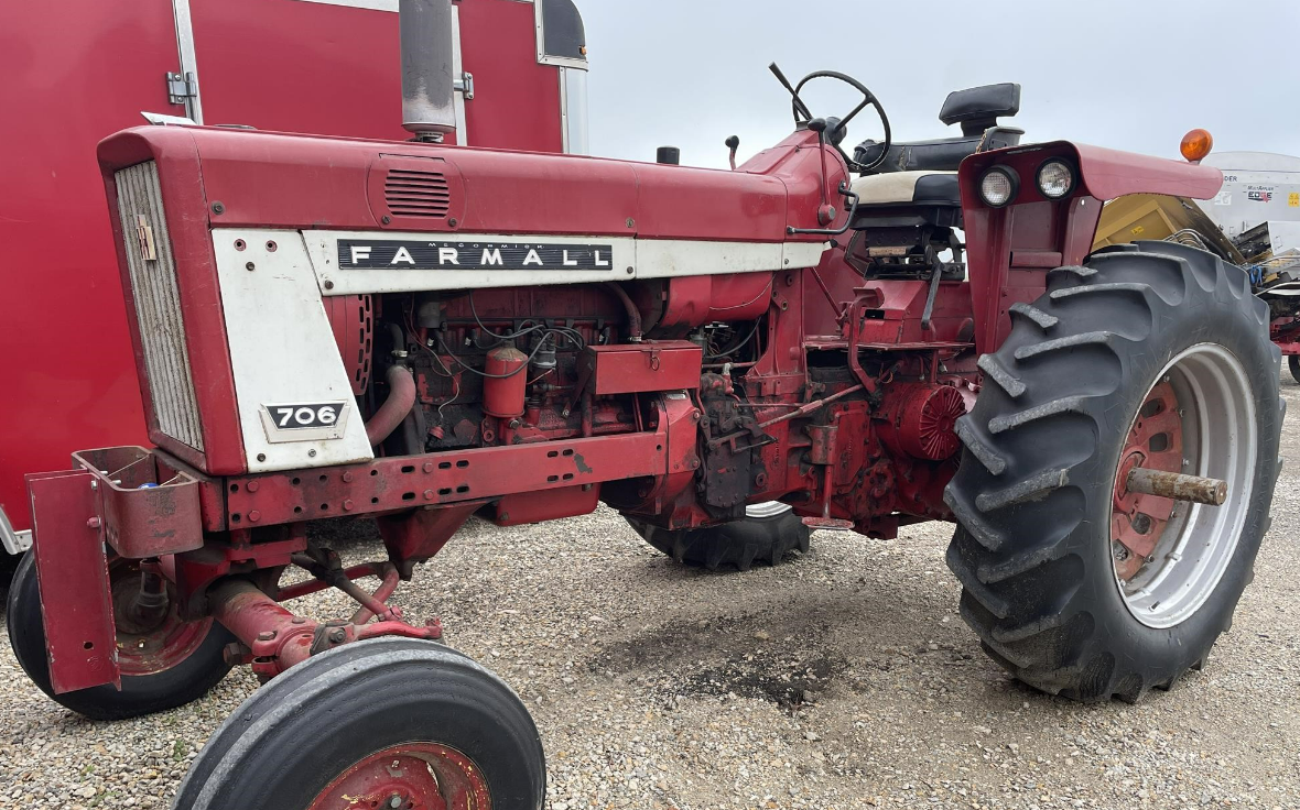 SOLD - 1967 International Harvester 706 Tractors with 80 HP | Tractor Zoom