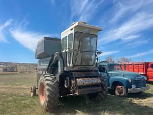 SOLD - 1968 Gleaner G Combine Combines with --- Hrs | Tractor Zoom