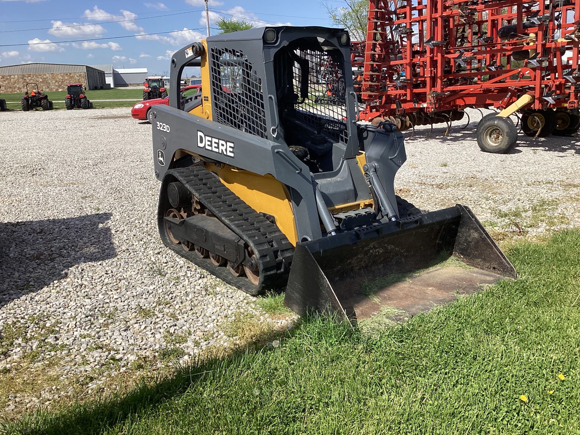 Tractor Zoom - 1972 John Deere 323D