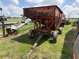 SOLD - 1972 EZ-Flow 200 Harvesting | Tractor Zoom