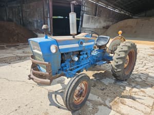 SOLD - 1972 Ford 2000 Lot No. 15274 Tractors with 2,460 Hrs | Tractor Zoom
