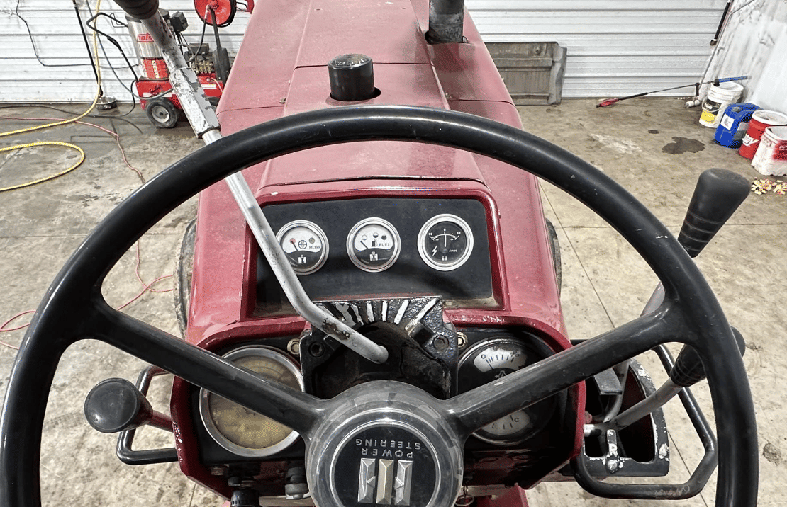 Tractor Zoom - 1972 International Harvester 1466