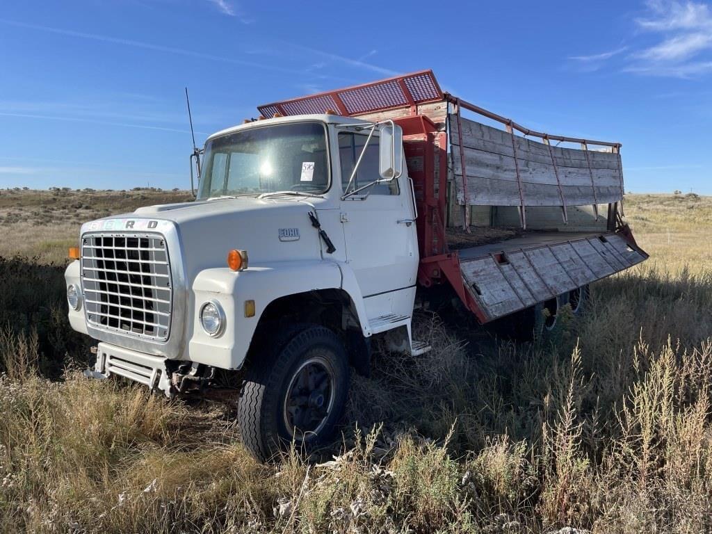 Tractor Zoom - 1975 Ford F-880