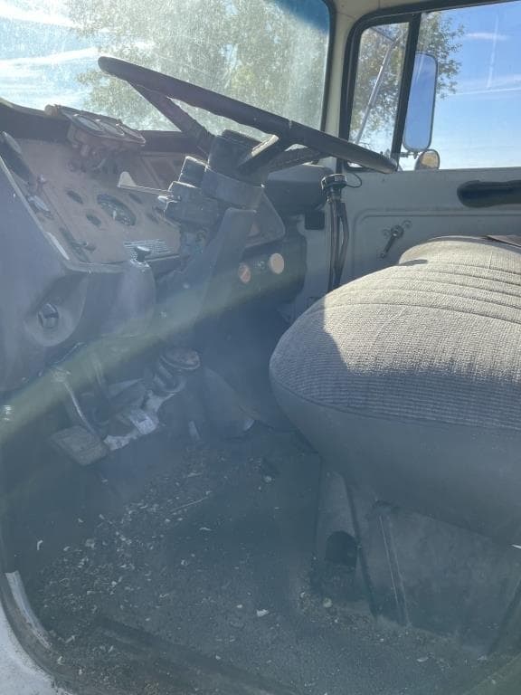 Tractor Zoom - 1975 Ford F-880