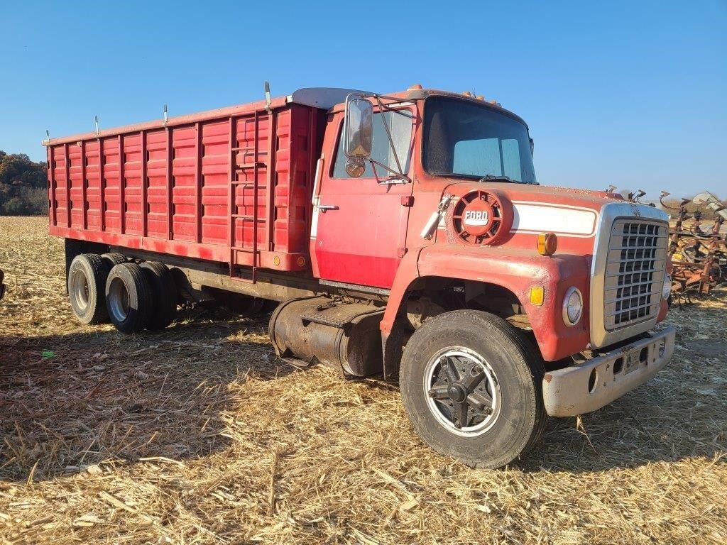 SOLD - 1975 Ford 900 Other Equipment with --- mi | Tractor Zoom