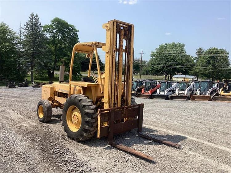 1975 Massey Ferguson 2200 Construction Forklifts for Sale | Tractor Zoom