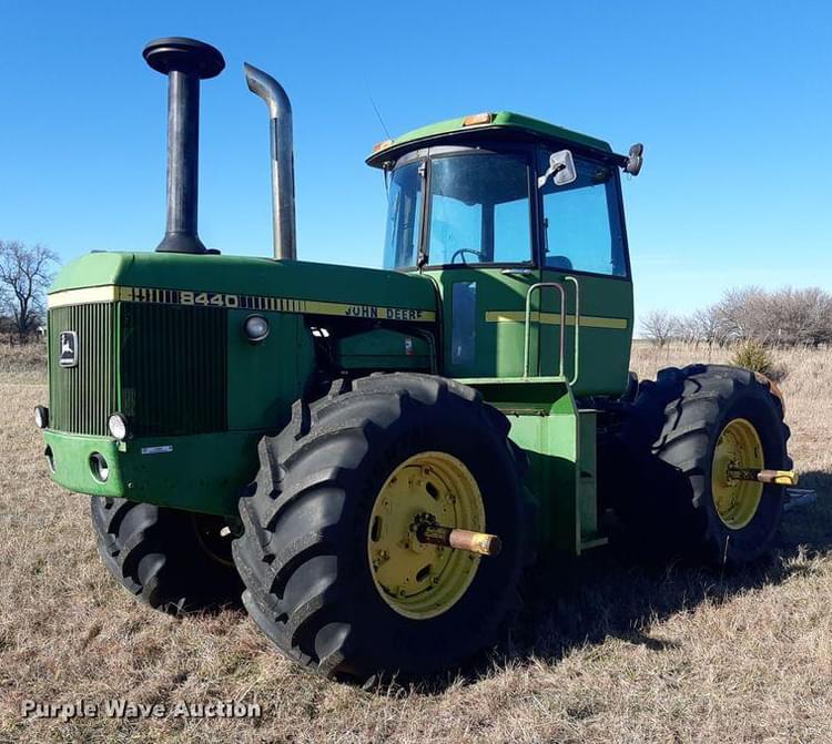 SOLD - 1976 John Deere 8440 Tractors 175 to 299 HP | Tractor Zoom