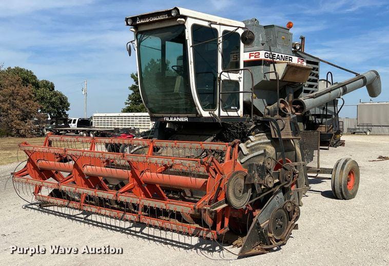 SOLD - 1977 Gleaner F2 Combines Other | Tractor Zoom