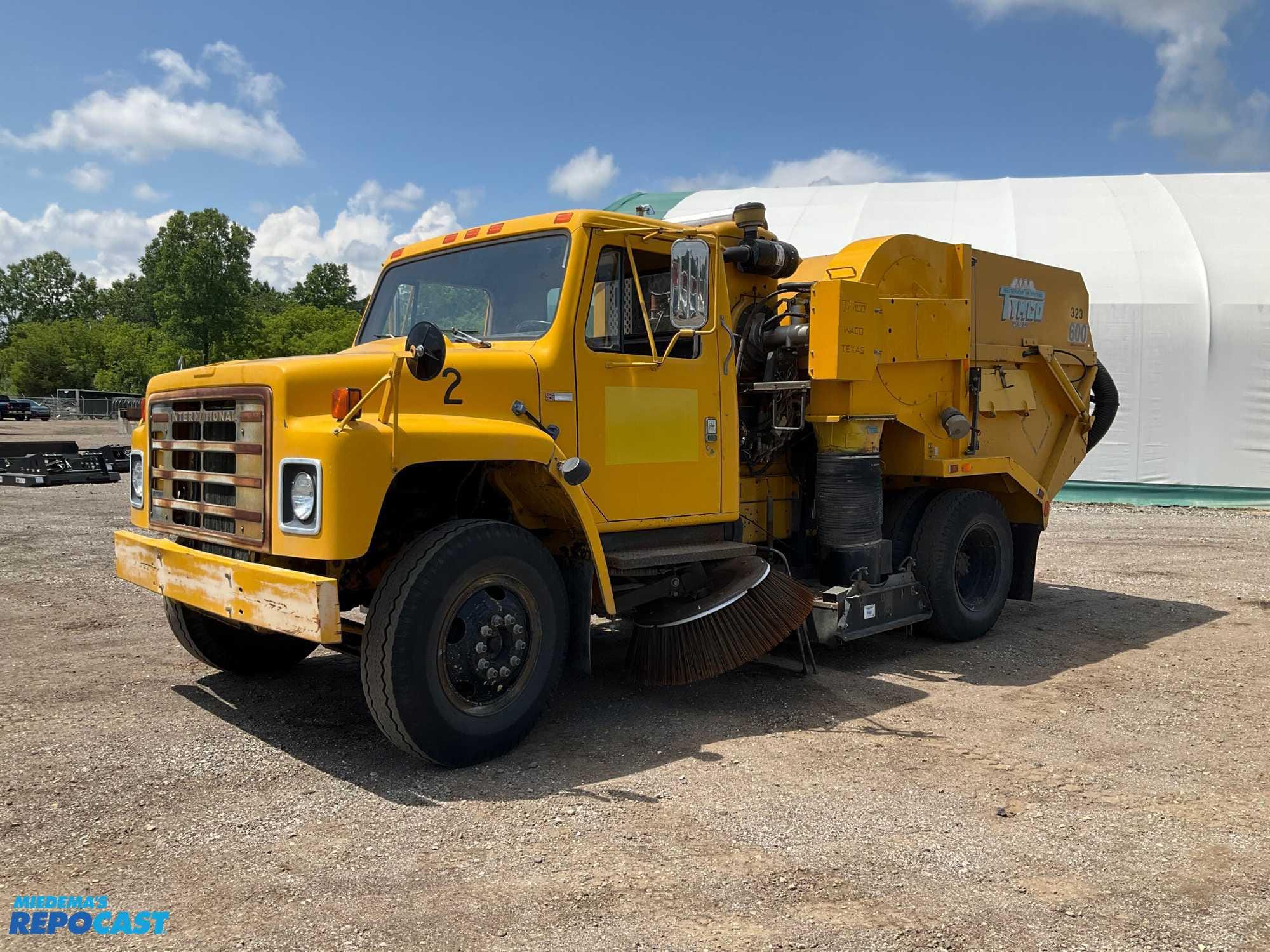 SOLD - 1979 International 1724 Other Equipment Trucks | Tractor Zoom