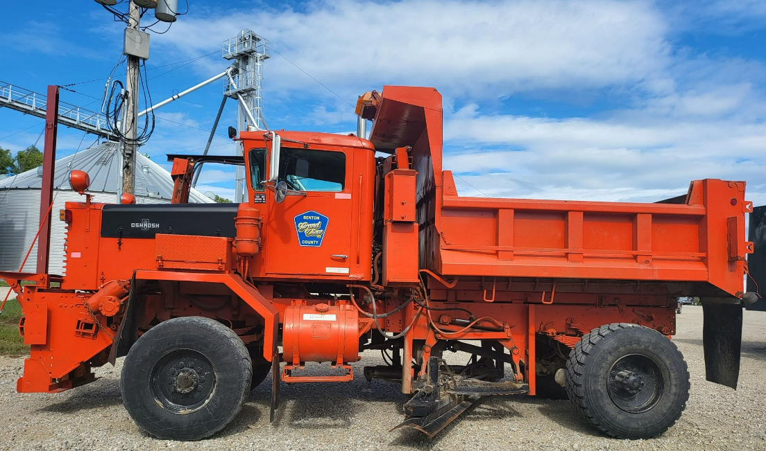 SOLD - 1979 Oshkosh P-2323-6 Other Equipment with --- mi | Tractor Zoom