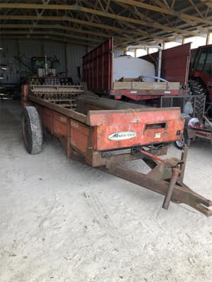 SOLD - 1980 New Idea 215 Lot No. 9091 Manure Handling | Tractor Zoom