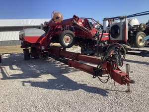 SOLD - Case IH 1200 Stock No. 198114 Planting with 31 Rows | Tractor Zoom
