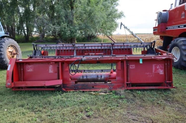 1981 Case IH 820 Harvesting Headers - Platform for Sale | Tractor Zoom