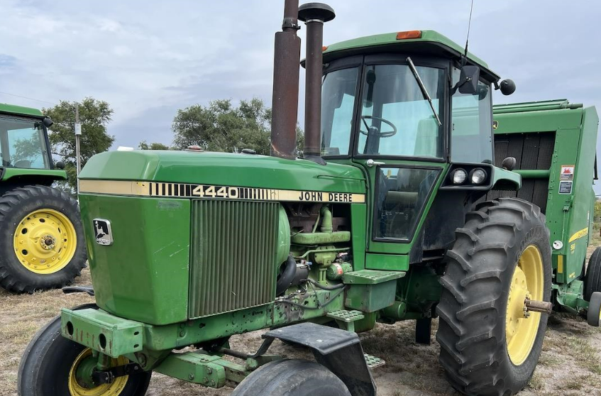 SOLD - 1981 John Deere 4440 Tractors with 5,715 Hrs | Tractor Zoom