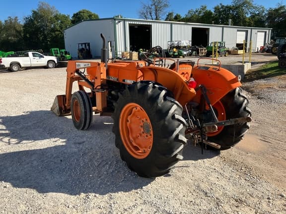 Tractor Zoom - 1981 Kubota L345
