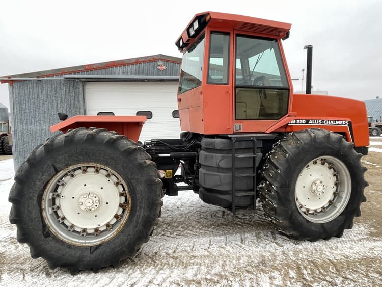 1982 Allis Chalmers 4W-220 Tractors 175 to 299 HP for Sale | Tractor Zoom