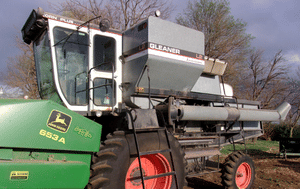 SOLD - 1982 Gleaner L2 Combines with 4,663 Hrs | Tractor Zoom