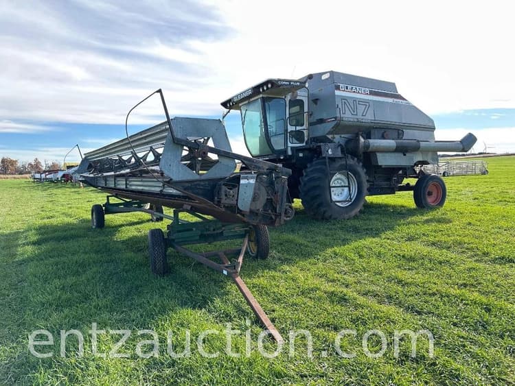 SOLD - 1982 Gleaner N7 Combines Other | Tractor Zoom