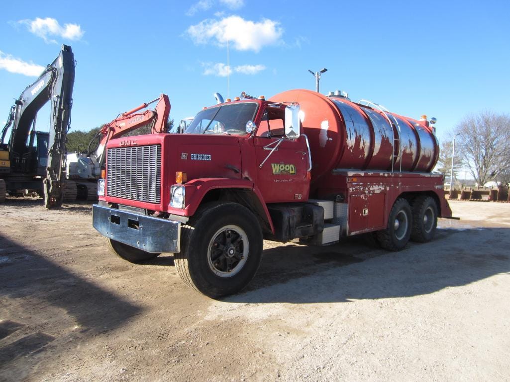 SOLD - 1982 GMC Brigadier Other Equipment with 4,223 mi | Tractor Zoom
