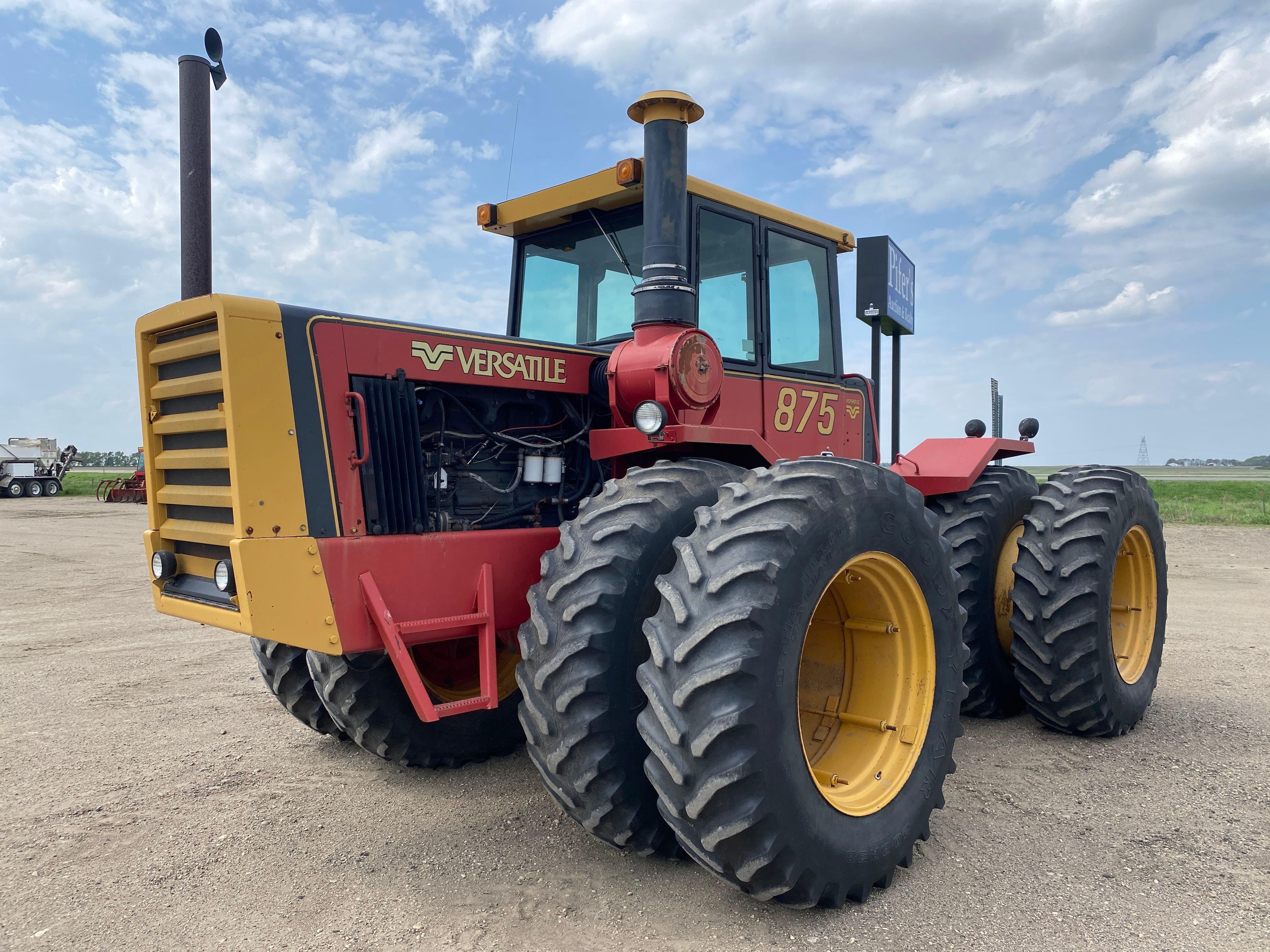 SOLD - 1982 Versatile 875 Tractors with 7,995 Hrs | Tractor Zoom
