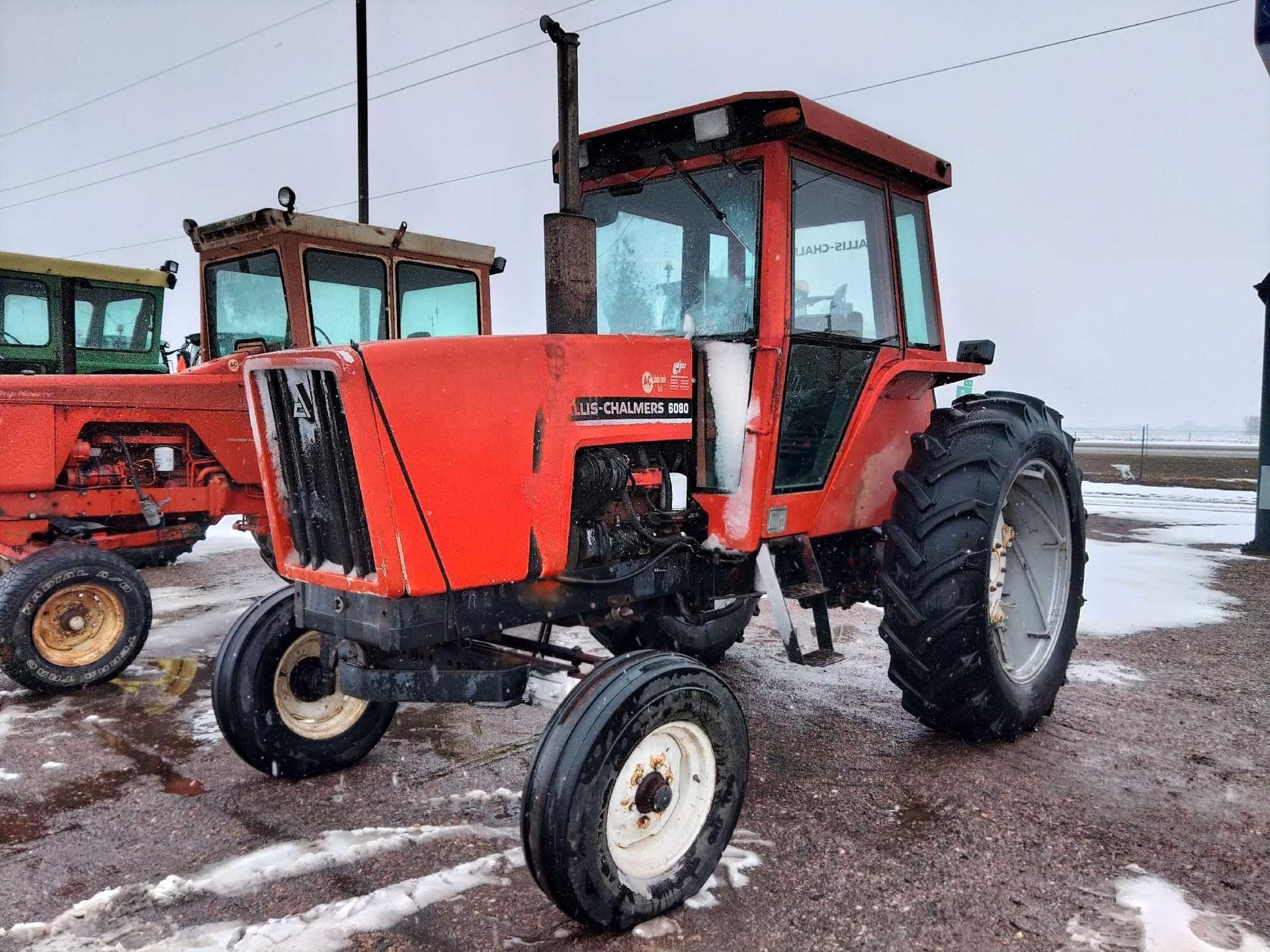 Tractor Zoom - 1983 Allis Chalmers 6080