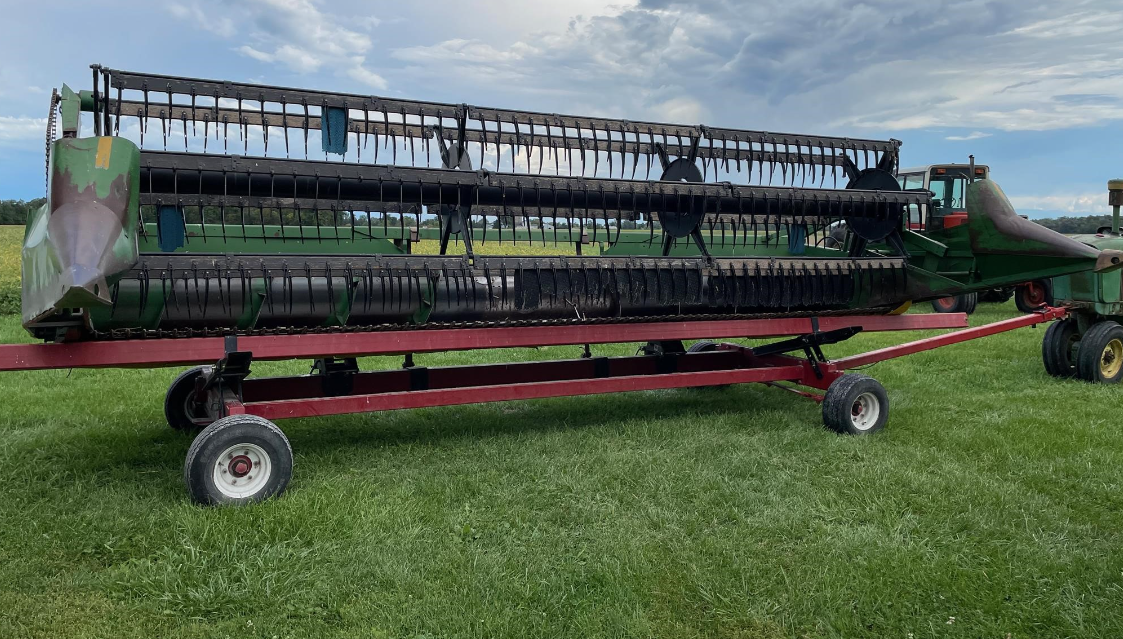 SOLD - 1984 John Deere 220 Harvesting with 20 ft | Tractor Zoom