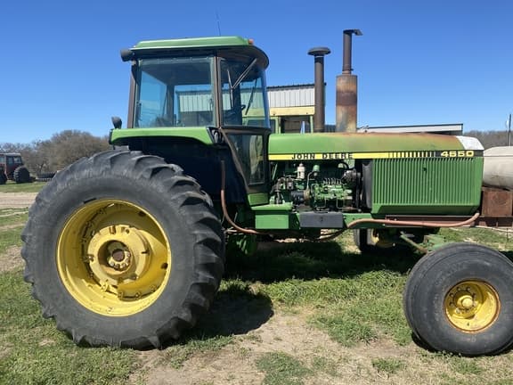 Tractor Zoom - 1984 John Deere 4650