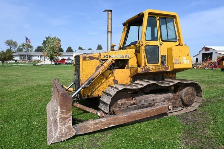 SOLD - 1984 John Deere 750 Construction Dozers | Tractor Zoom
