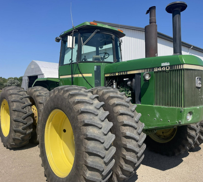 SOLD - 1984 John Deere 8440 Lot No. 2a4eae52-1a6a-11ed-8bec ...