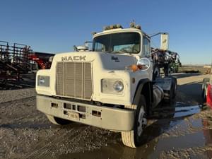 SOLD - 1984 Mack R686ST Lot No. 561 Other Equipment with 381,230 mi | Tractor Zoom