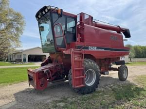 SOLD - 1986 Case IH 1640 Lot No. 125 Combines with 3,249 Hrs | Tractor Zoom