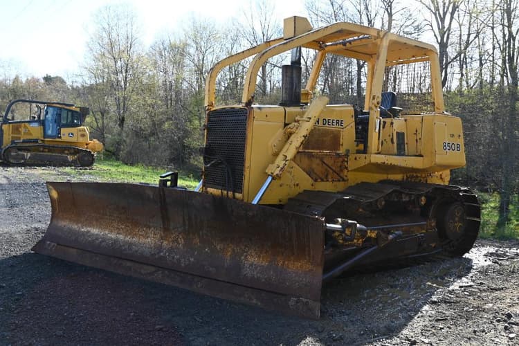 SOLD - 1986 John Deere 850B Construction Dozers | Tractor Zoom