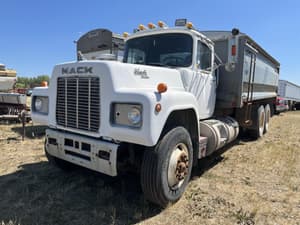 SOLD - 1986 Mack R Lot No. 81043 Other Equipment with 286,027 mi ...