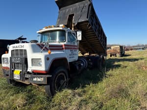 SOLD - 1986 Mack RD686S Lot No. 56 Other Equipment with --- mi | Tractor Zoom