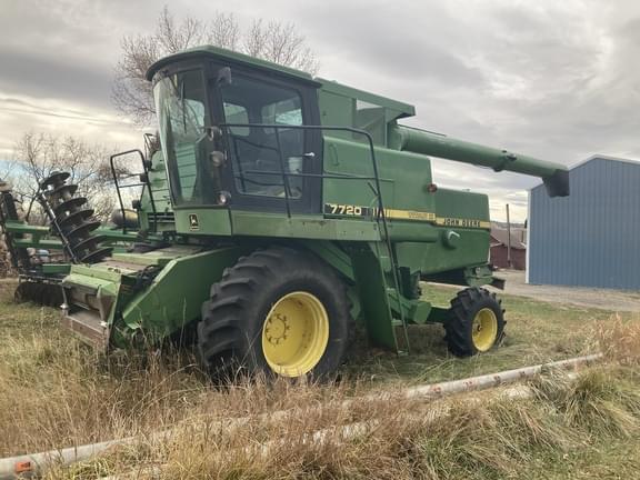 SOLD - 1987 John Deere 7720 Titan II Combines Class 5 | Tractor Zoom