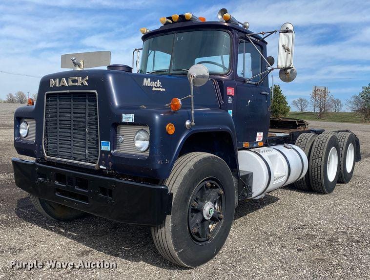 SOLD - 1987 Mack R688ST semi truck Other Equipment with 484,812 mi ...