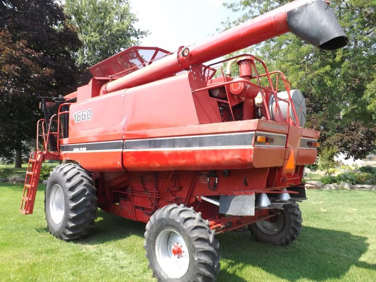 1989 Case IH 1660 Combines Class 5 for Sale | Tractor Zoom