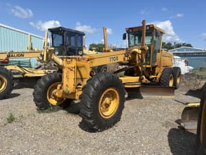 SOLD - 1989 John Deere 770B Lot No. T140 Construction with 335 Hrs | Tractor Zoom