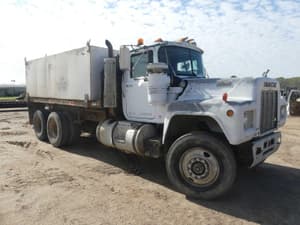 SOLD - 1989 Mack R688ST Lot No. 314968 Other Equipment with 675,845 mi | Tractor Zoom