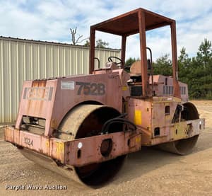 SOLD - 1990 Case 752B Lot No. DY0945 Construction with 613 Hrs ...