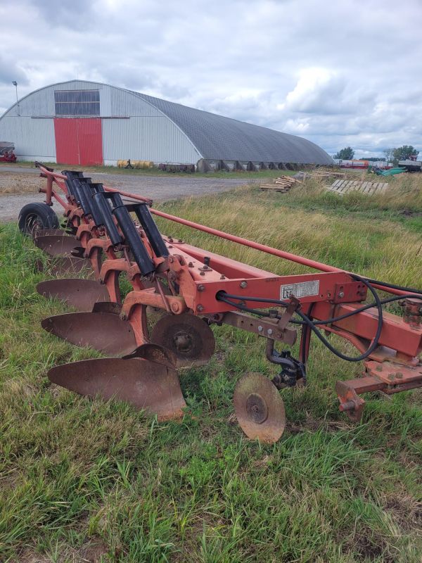 SOLD - 1990 Case IH 720 Stock No. H045437 Tillage with 6 Bottoms ...