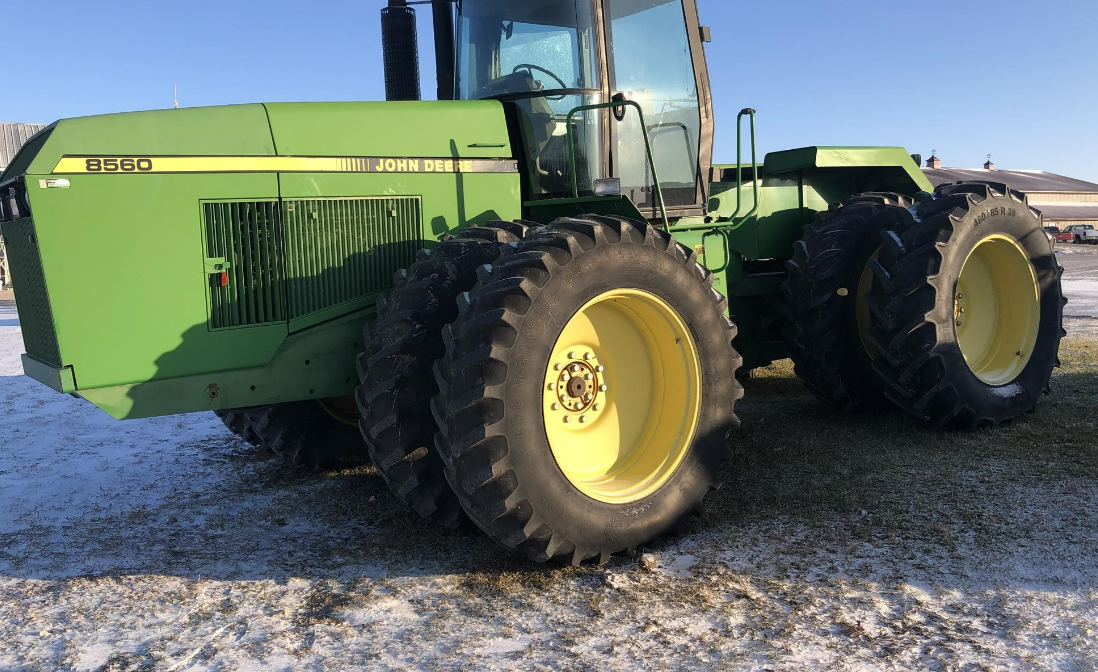 SOLD - 1990 John Deere 8560 Tractors with 4,634 Hrs | Tractor Zoom