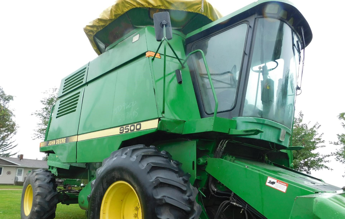 SOLD - 1990 John Deere 9500 Combines with 5,237 Hrs | Tractor Zoom
