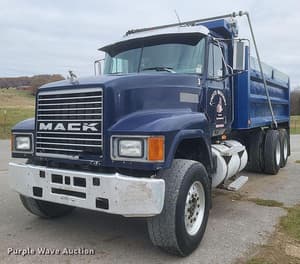SOLD - 1990 Mack CH613 Lot No. DQ3814 Other Equipment with 632,406 mi ...