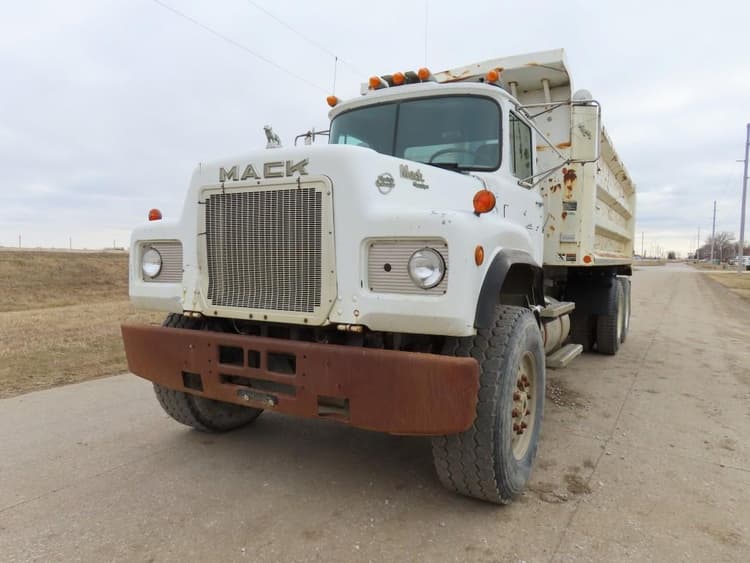 1990 Mack RD690S Other Equipment Trucks for Sale | Tractor Zoom