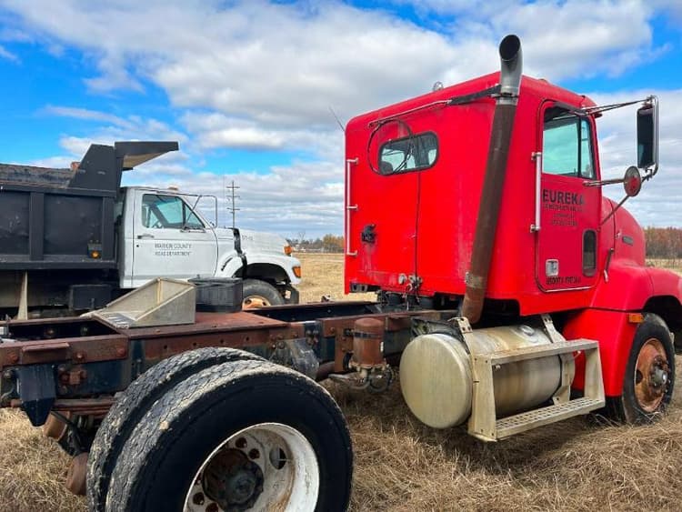 1991 Freightliner FLD112 Other Equipment Trucks for Sale | Tractor Zoom