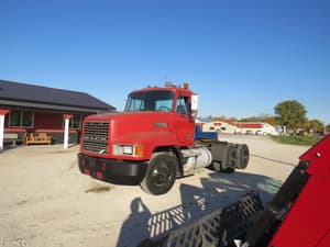 SOLD - 1991 Mack CH600 Lot No. 882 Other Equipment with 602,191 mi ...